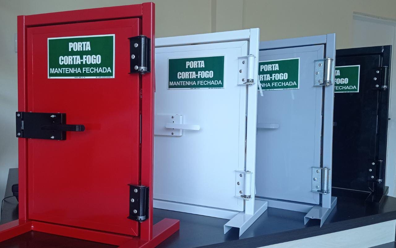 Porta Corta Fogo - Luma Indústria de Produtos Metálicos
